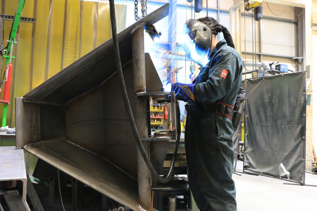 NEW HOLLAND NH95 300 to 1200mm V Ditcher, 6 to 9t midi excavators, mad ...